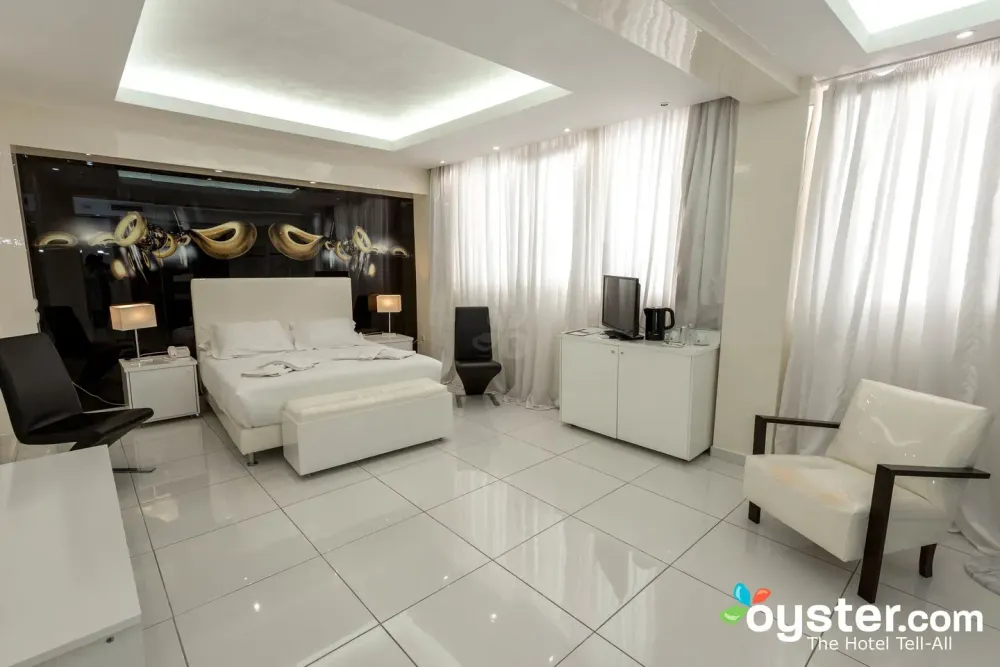 Athens Status Suites Review: What To REALLY Expect If You Stay