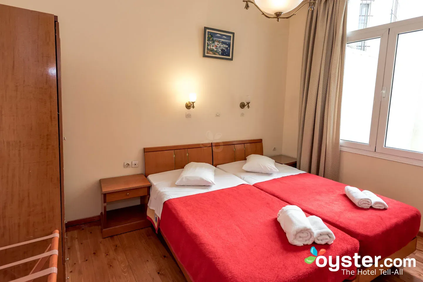 Cecil Hotel Review: What To REALLY Expect If You Stay | Oyster.com