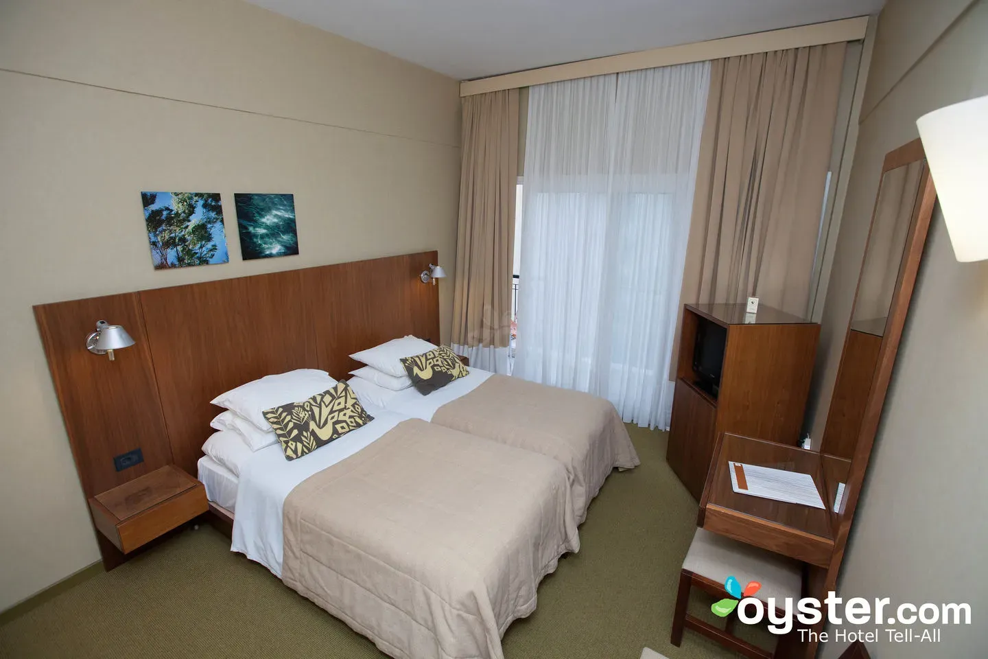 Philippos Hotel Review: What To REALLY Expect If You Stay