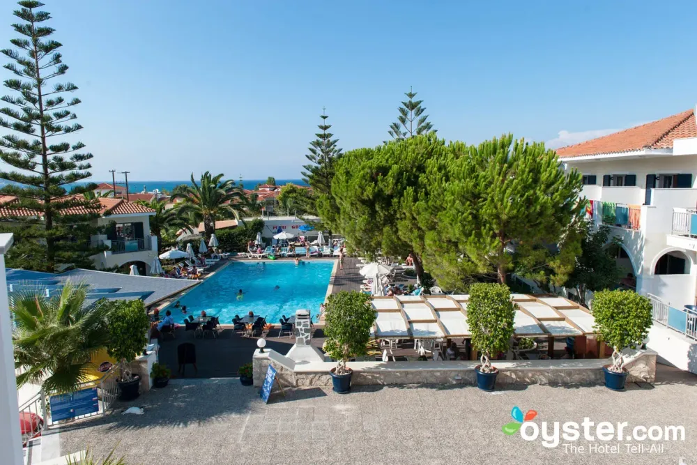 Contessa Hotel Review: What To REALLY Expect If You Stay