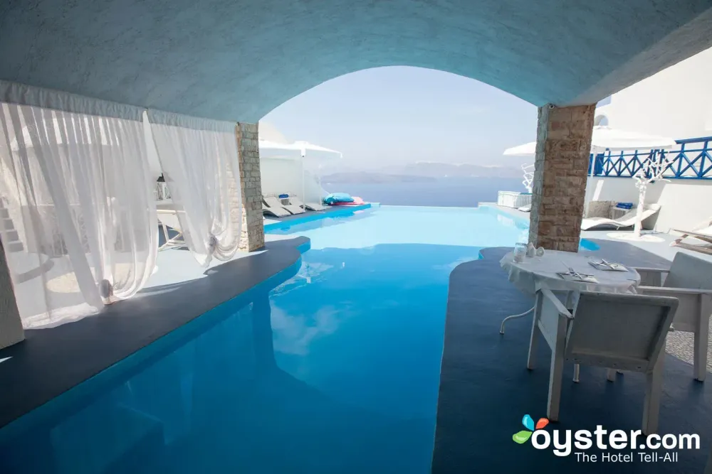 The 10 Most Romantic Hotels in Santorini, Greece | Oyster.com