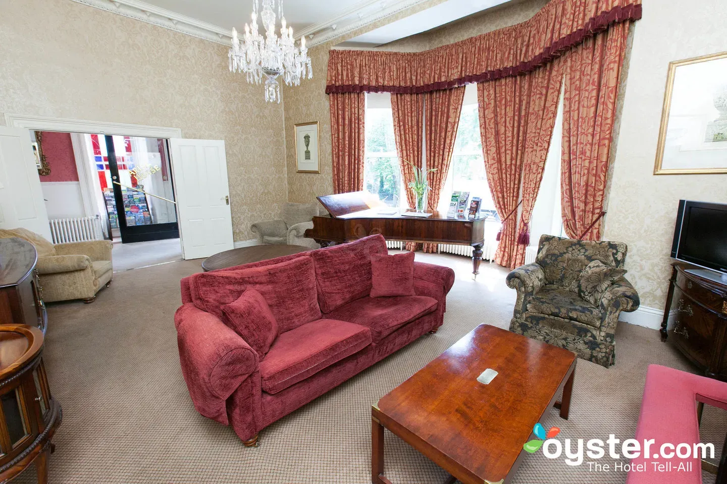 Ariel House Review: What To REALLY Expect If You Stay | Oyster.com