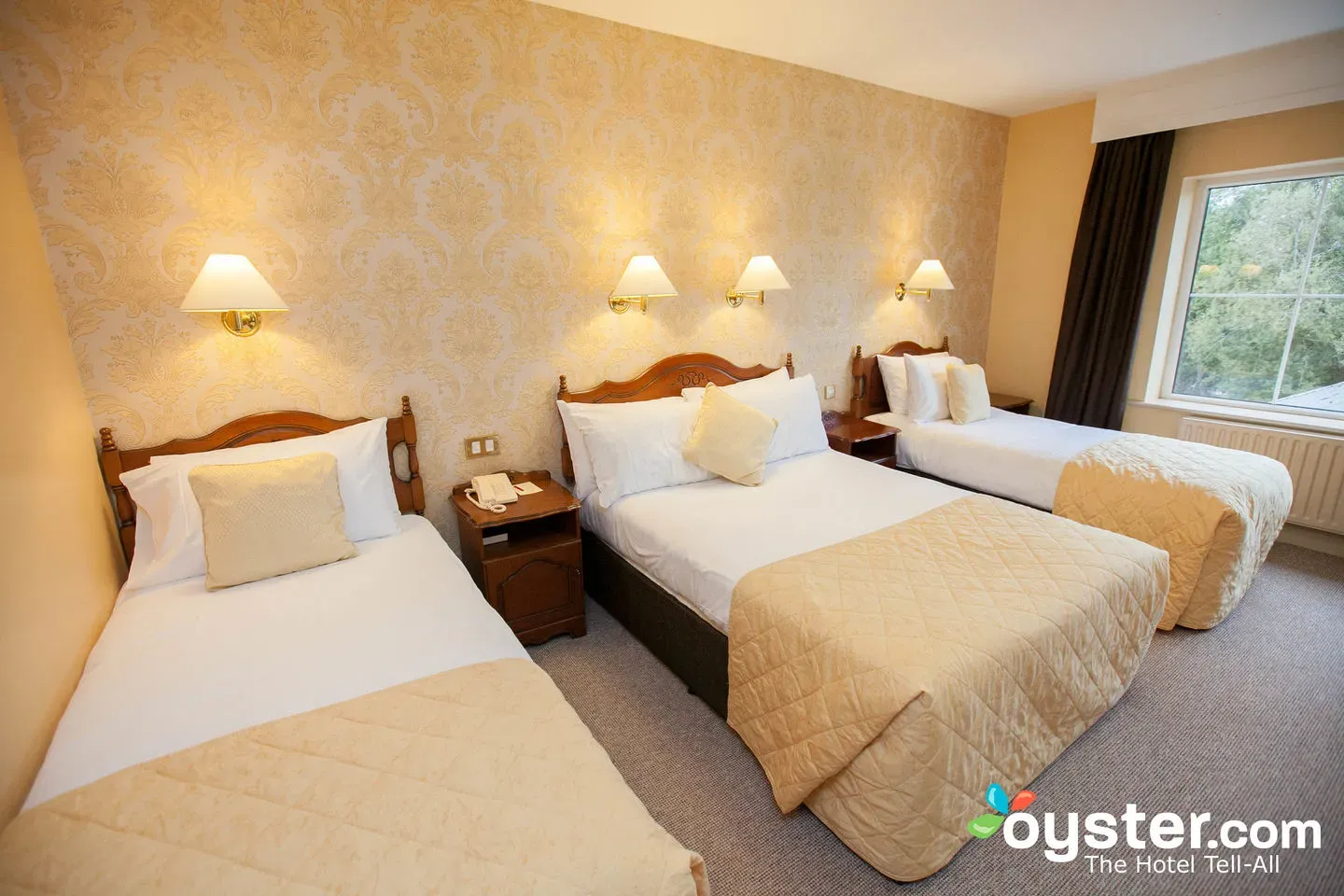 Brook Lodge Hotel Review: What To REALLY Expect If You Stay