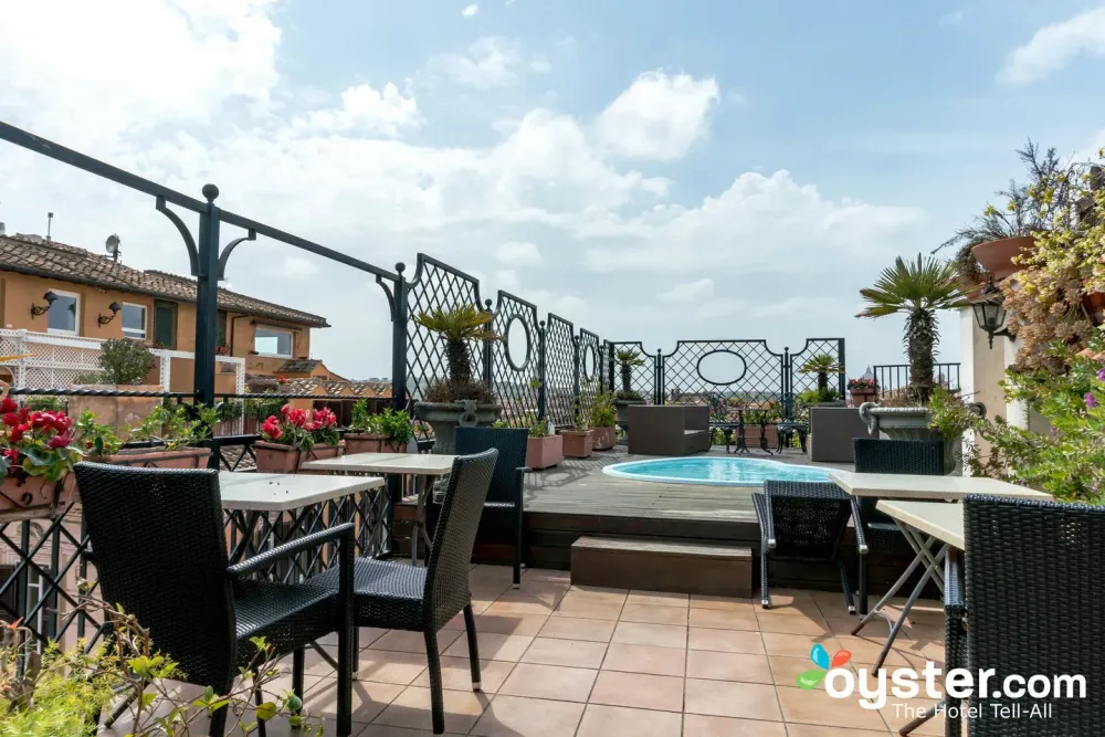 Colonna Palace Hotel Review: What To REALLY Expect If You Stay