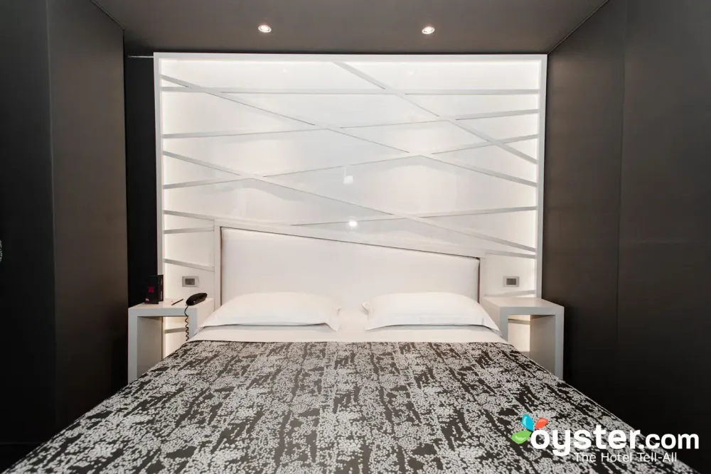 Smart Hotel Review: What To REALLY Expect If You Stay