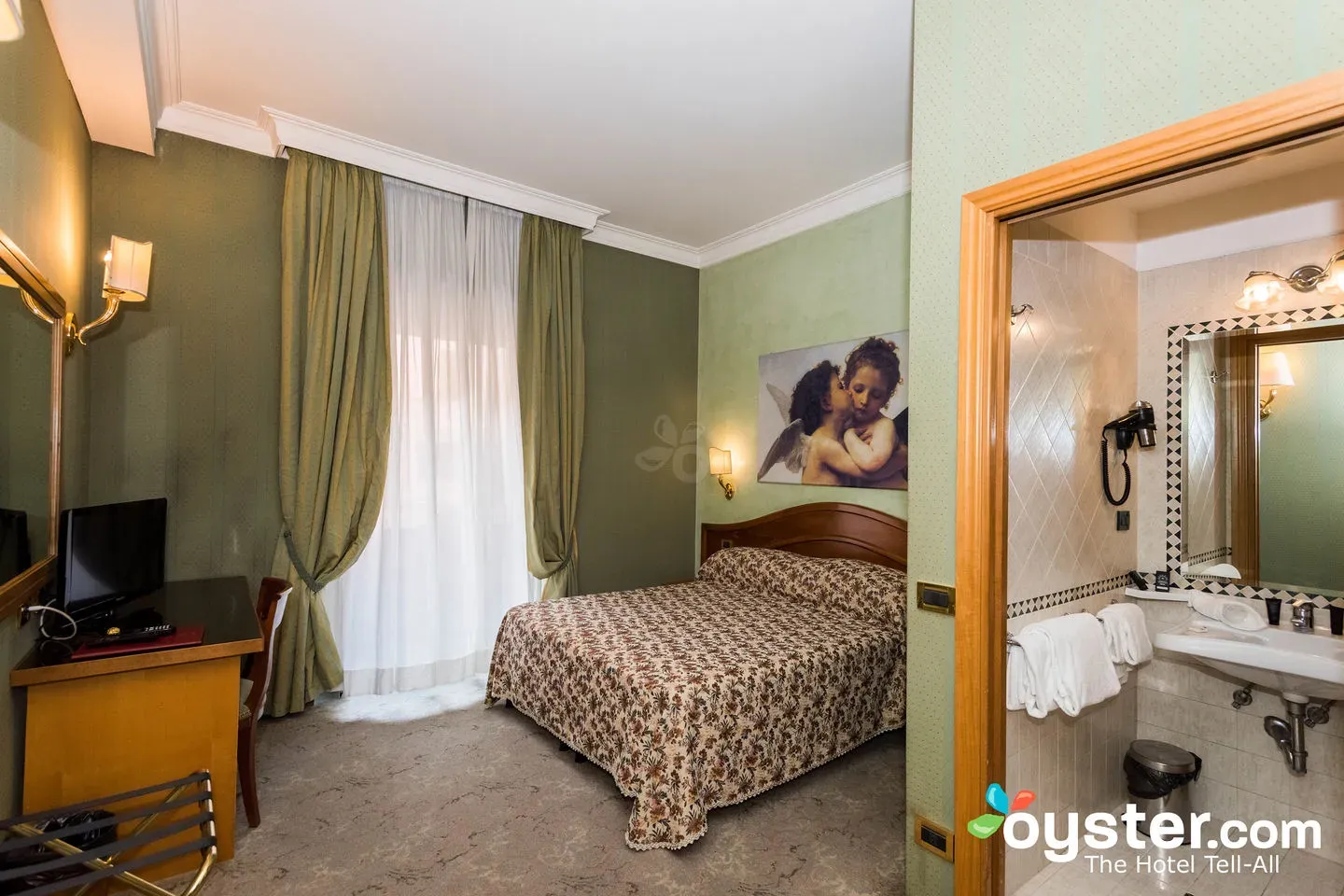 Hotel Solis Review: What To REALLY Expect If You Stay