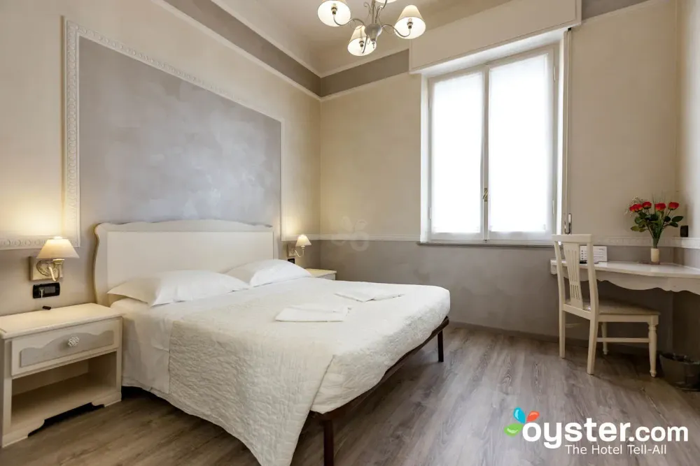 Hotel Lux Review: What To REALLY Expect If You Stay