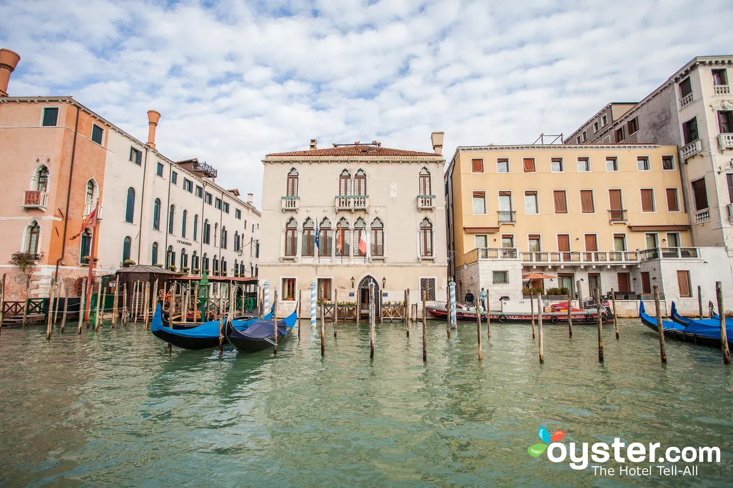 Foscari Palace Review: What To REALLY Expect If You Stay | Oyster.com