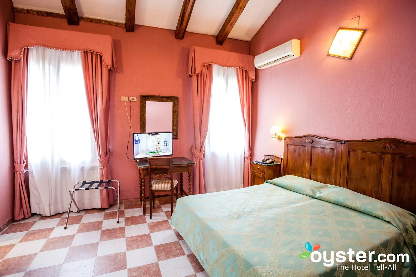 Hotel Villa Rosa Review: What To REALLY Expect If You Stay