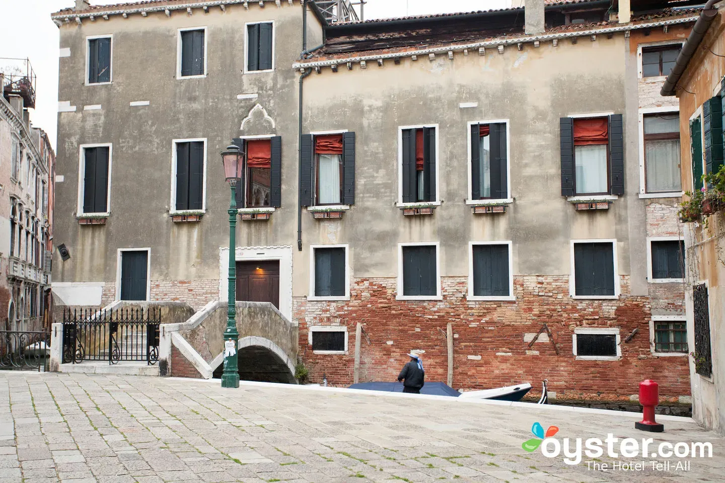 Charming House IQs Review: What To REALLY Expect If You Stay | Oyster.com