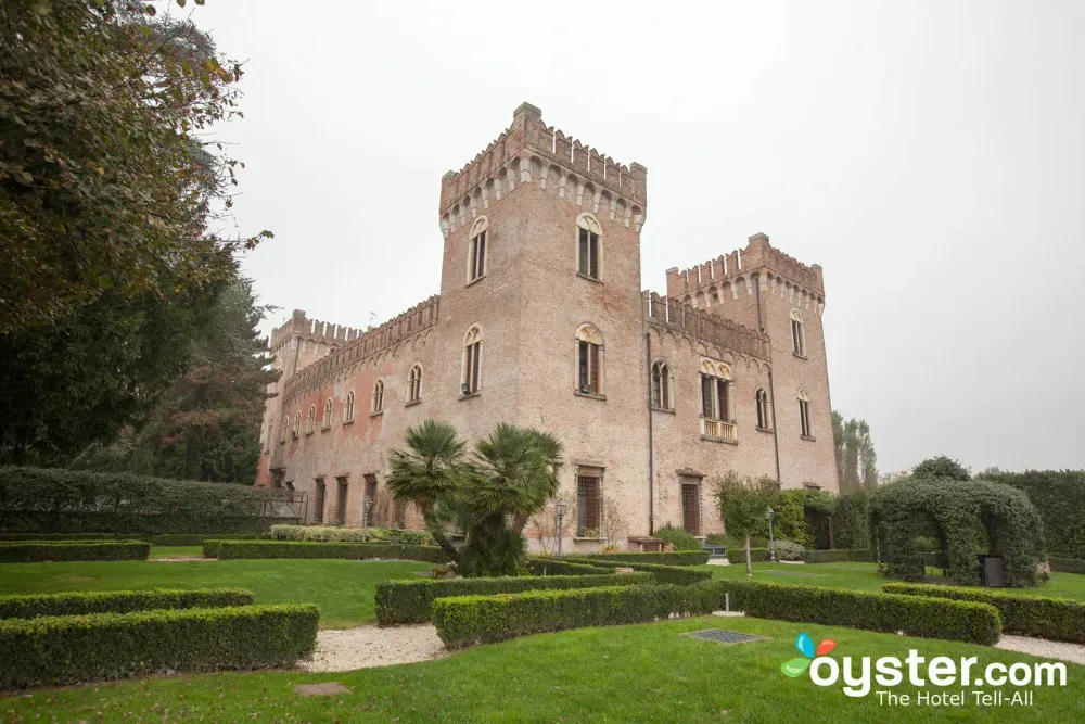 Castello Bevilacqua Review: What To REALLY Expect If You Stay