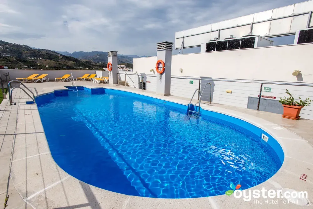 Hotel Bahia de Almunecar Review: What To REALLY Expect If You Stay