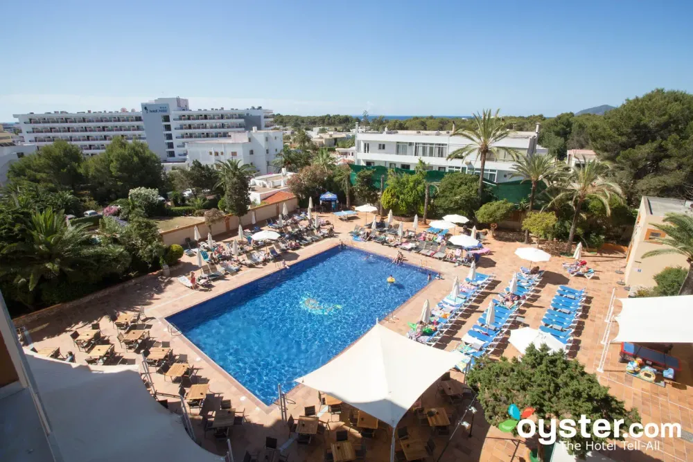 Azuline Hotel Atlantic Review: What To REALLY Expect If You Stay