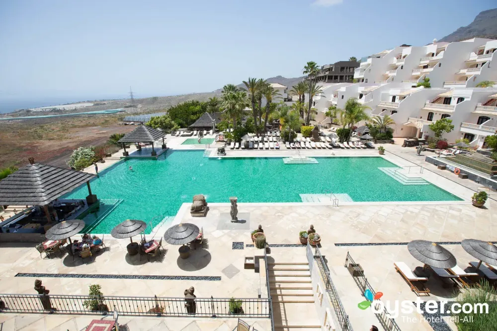 Regency Country Club Review: What To REALLY Expect If You Stay