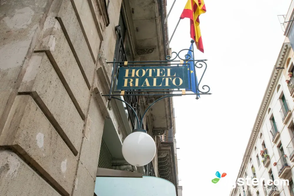 Hotel Rialto Review: What To REALLY Expect If You Stay