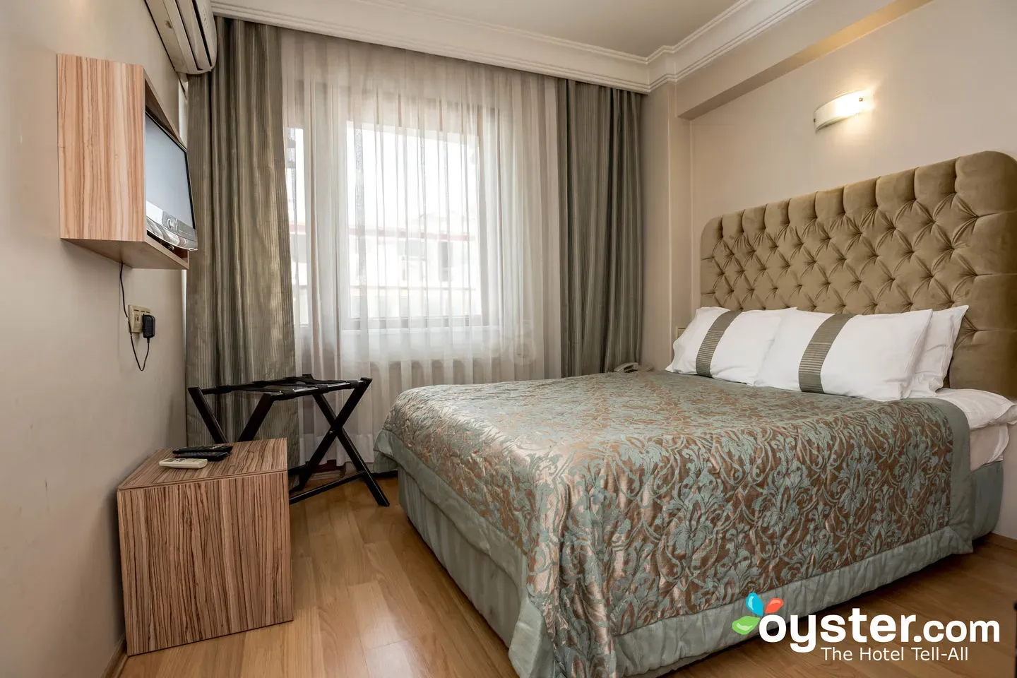 Ant Hotel Review: What To REALLY Expect If You Stay