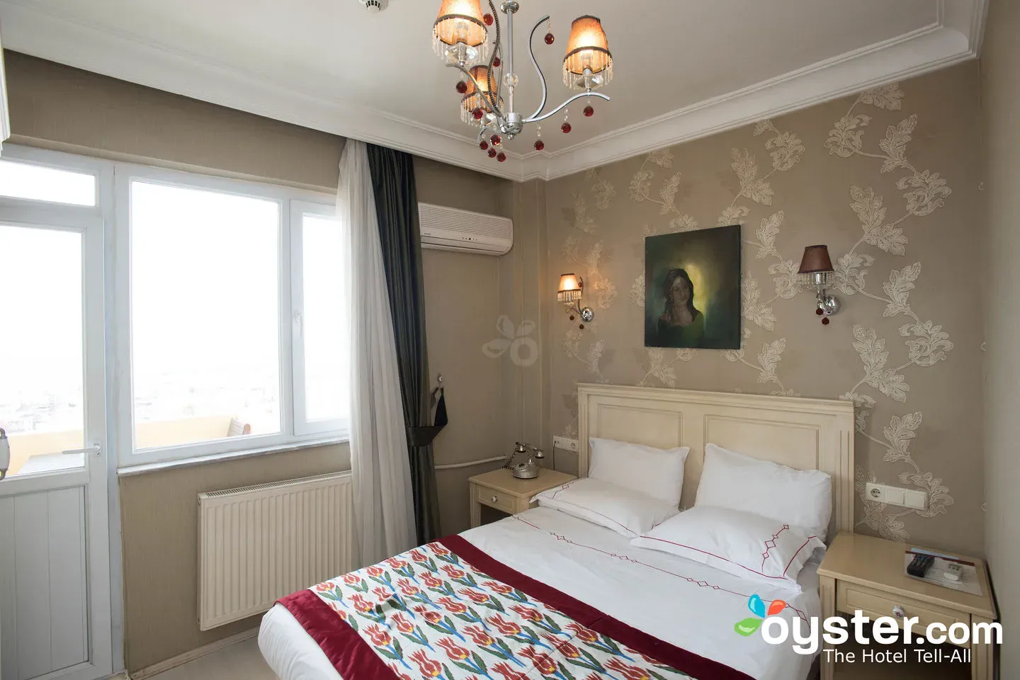 Divas Hotel Review: What To REALLY Expect If You Stay | Oyster.com