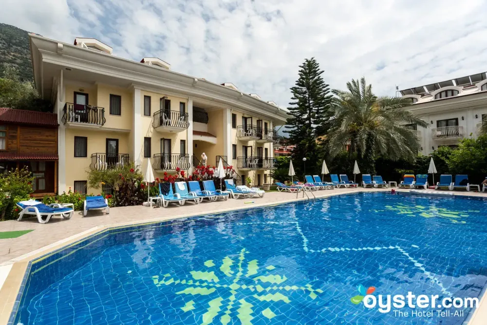 Blue Star Hotel Review: What To REALLY Expect If You Stay