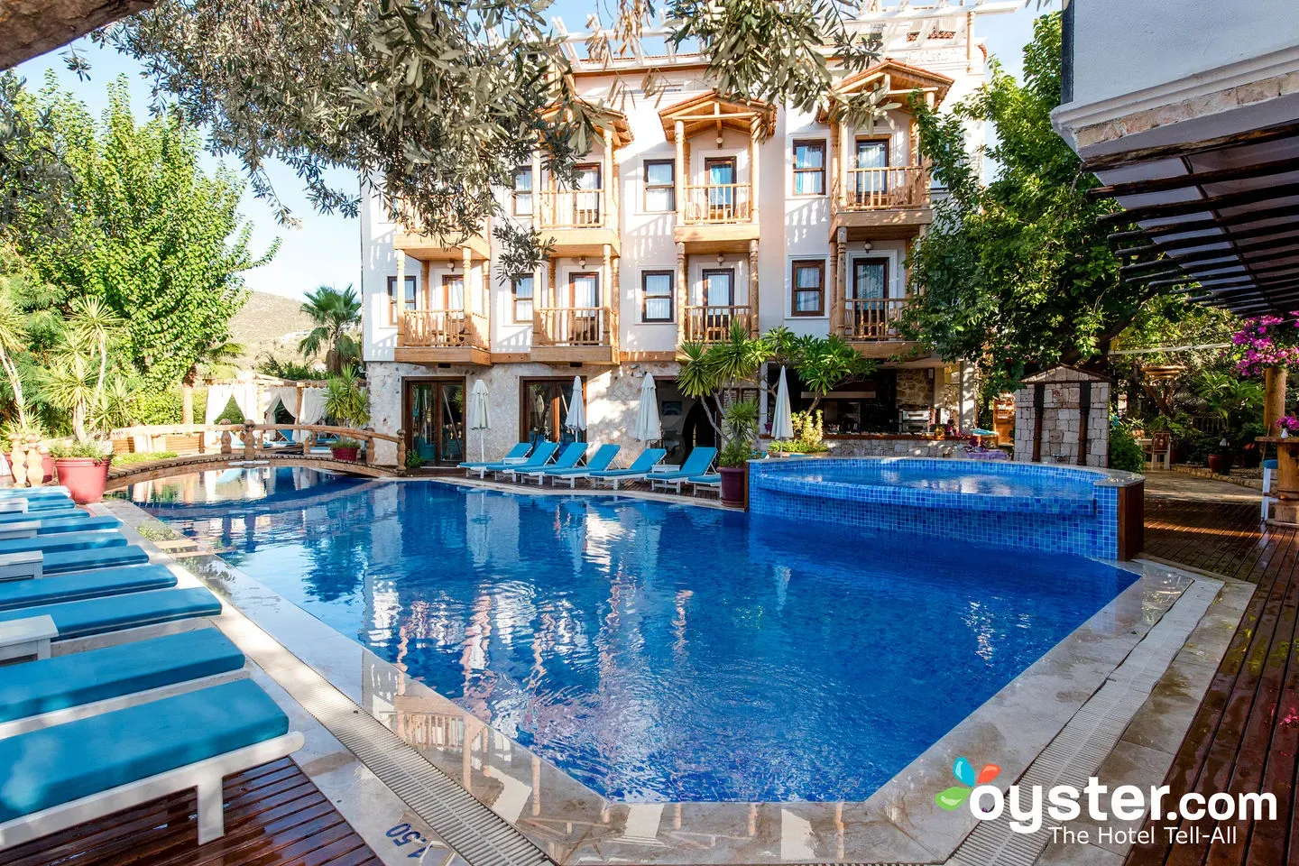 The Elixir Hotel Review: What To REALLY Expect If You Stay