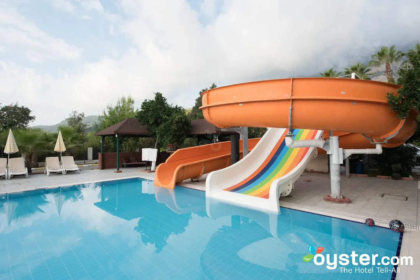 Hotel Golden Sun Review: What To REALLY Expect If You Stay