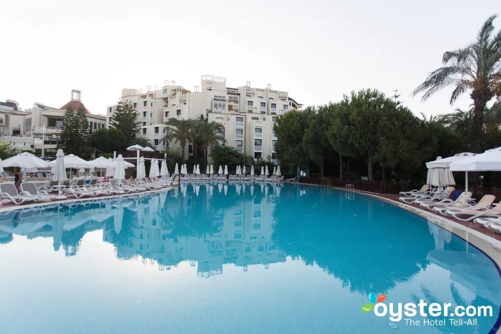 Sentido Perissia Review: What To REALLY Expect If You Stay | Oyster.com