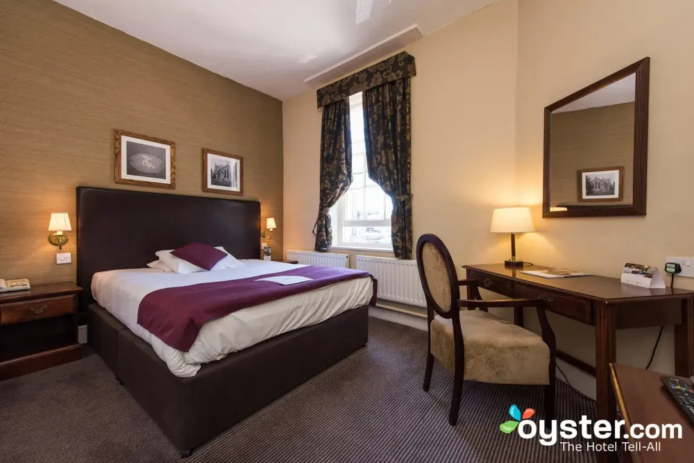 The George Hotel Review: What To REALLY Expect If You Stay
