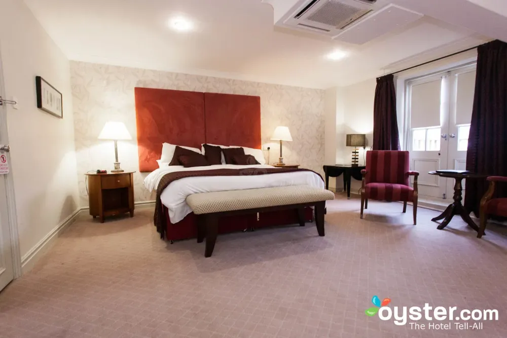 The Honest Lawyer Hotel Review: What To REALLY Expect If You Stay ...