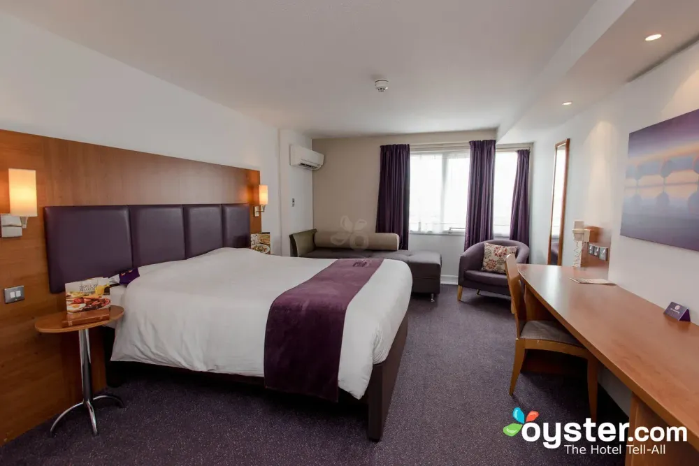 Premier Inn Plymouth City Centre (Sutton Harbour) Hotel Review: What To ...
