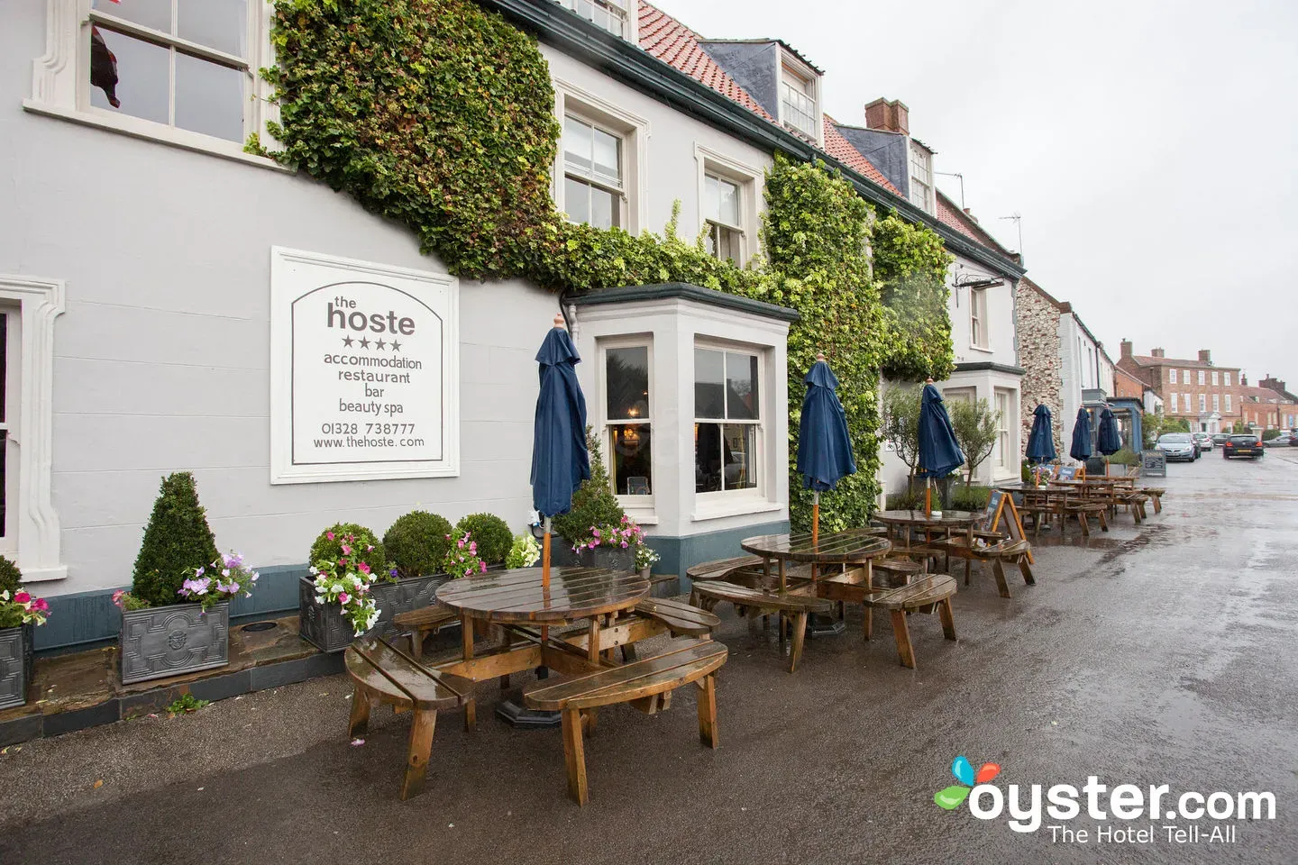 The Hoste Review: What To REALLY Expect If You Stay | Oyster.com