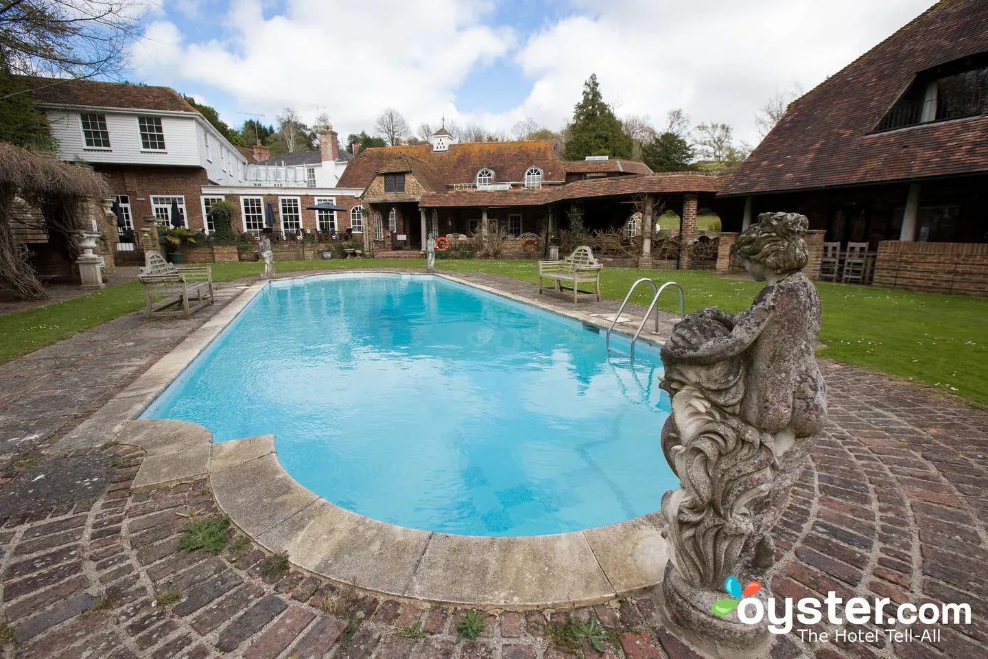 PowderMills Hotel & Restaurant Review: What To REALLY Expect If You Stay