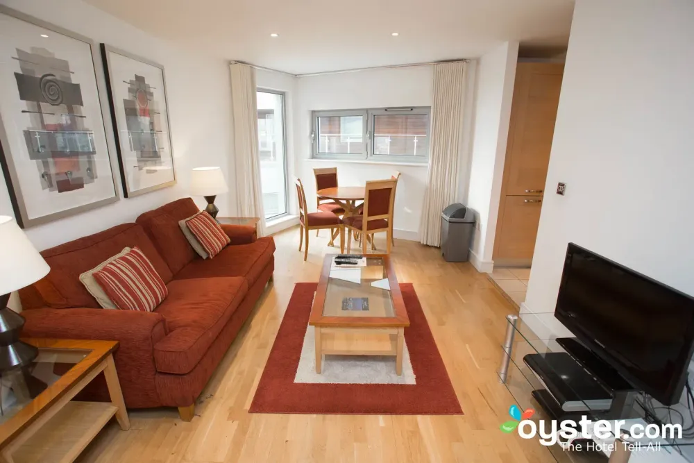 Marlin Aldgate Tower Bridge Review: What To REALLY Expect If You Stay ...