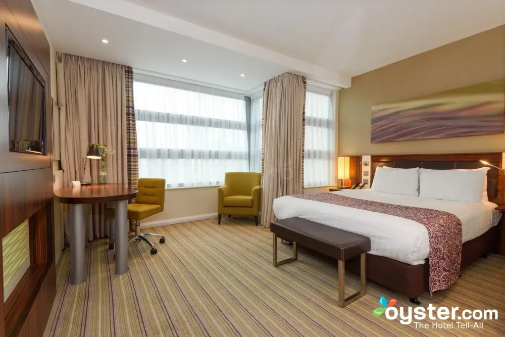 Holiday Inn London - Whitechapel Review: What To REALLY Expect If You Stay