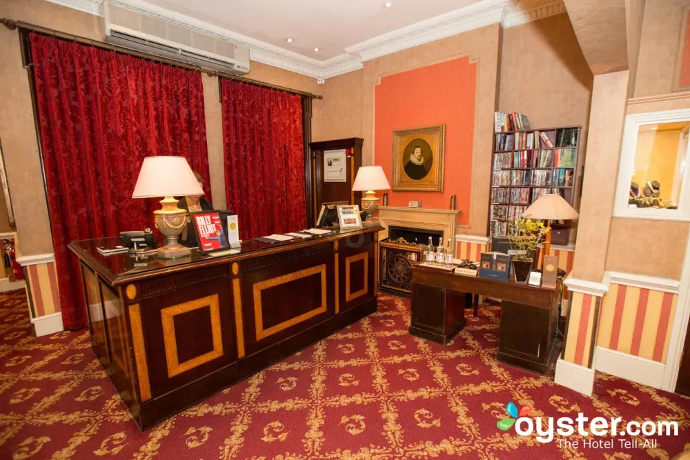 The Leonard Hotel Review: What To REALLY Expect If You Stay