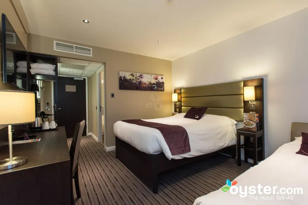 London City (Aldgate) Hotel Review: What To REALLY Expect If You Stay ...