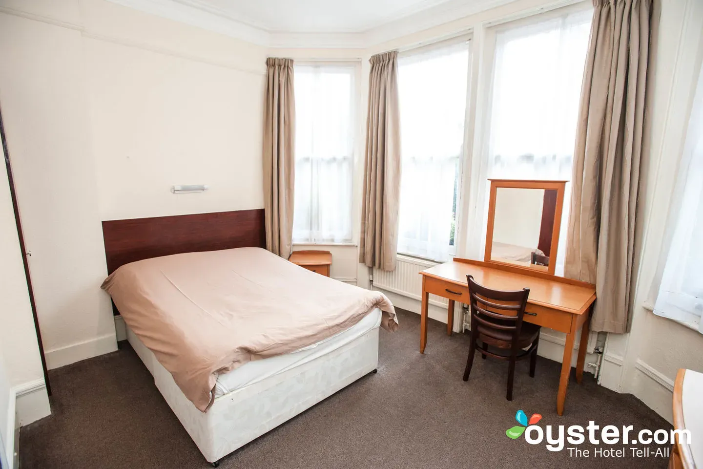 Queens Hotel Review: What To REALLY Expect If You Stay | Oyster.com