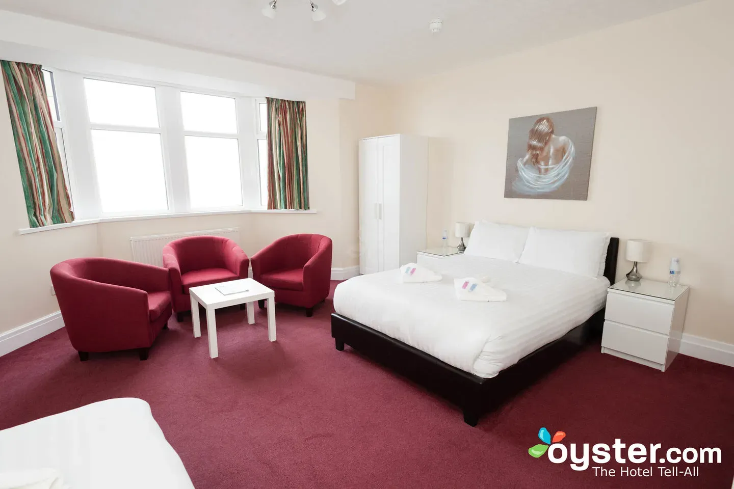 Queens Promenade Hotel Review: What To REALLY Expect If You Stay