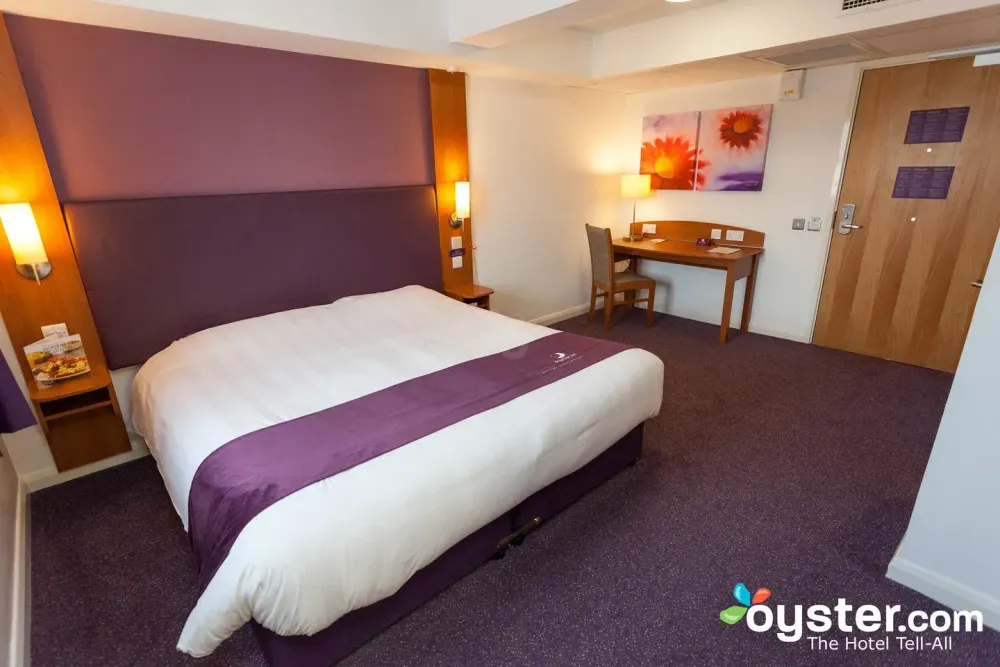 Premier Inn Stratford Upon Avon Central Hotel Review: What To REALLY ...