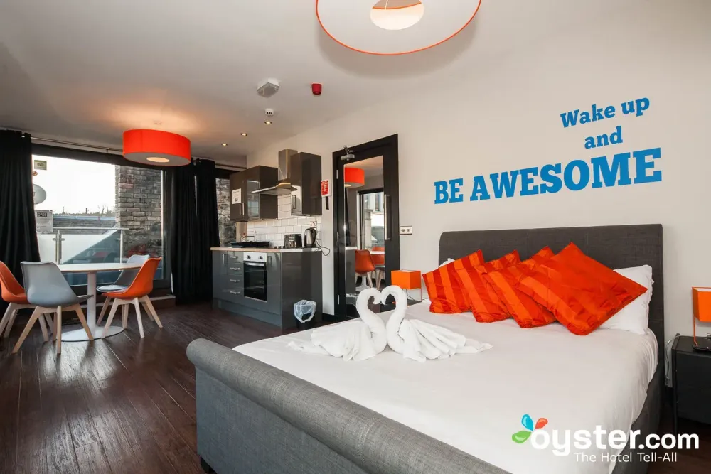 CoDE Pod Hostels - THE LoFT Review: What To REALLY Expect If You Stay