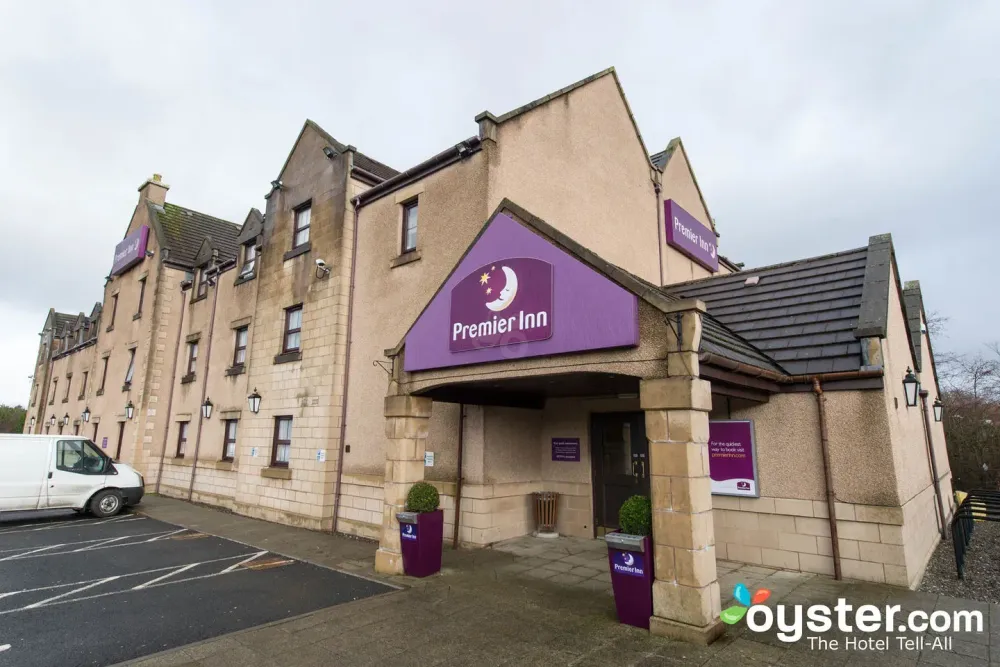 Larbert Hotels & Resorts | Oyster.com Hotel Reviews