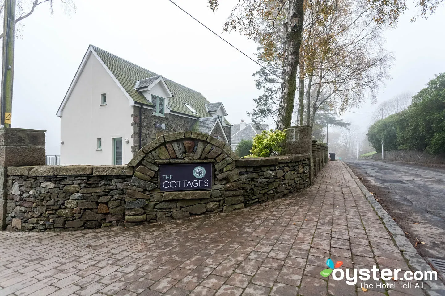 Oak Tree Inn Review: What To REALLY Expect If You Stay | Oyster.com