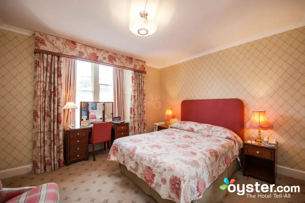 Glengarry Castle Hotel Review: What To REALLY Expect If You Stay