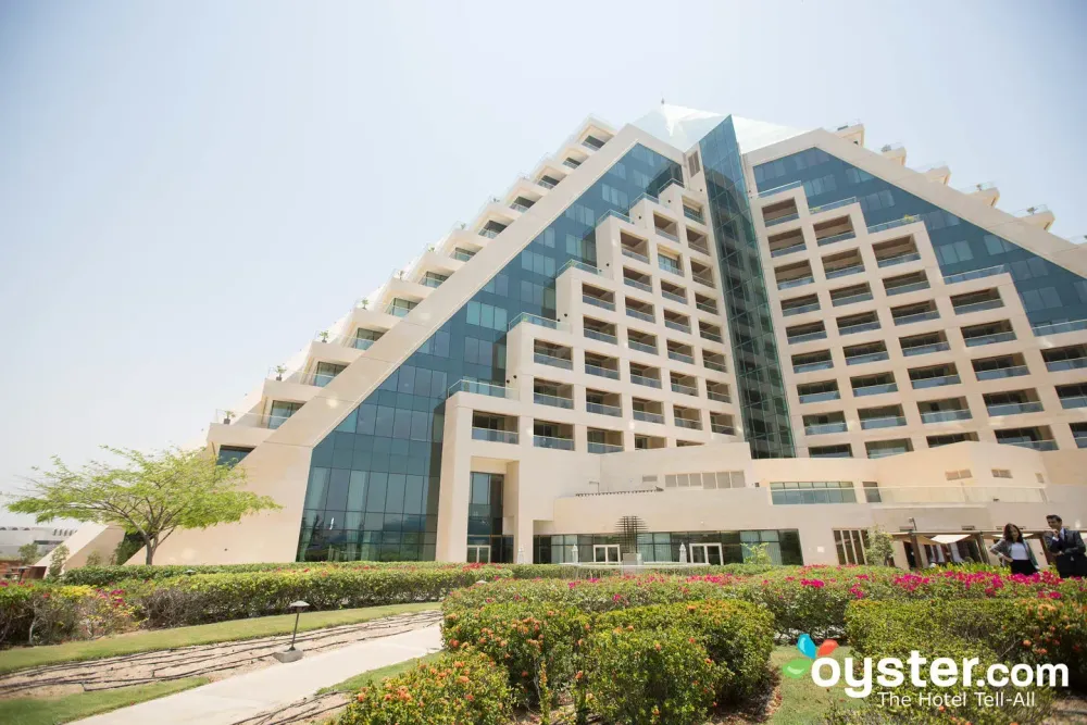 Raffles Dubai Review: What To REALLY Expect If You Stay