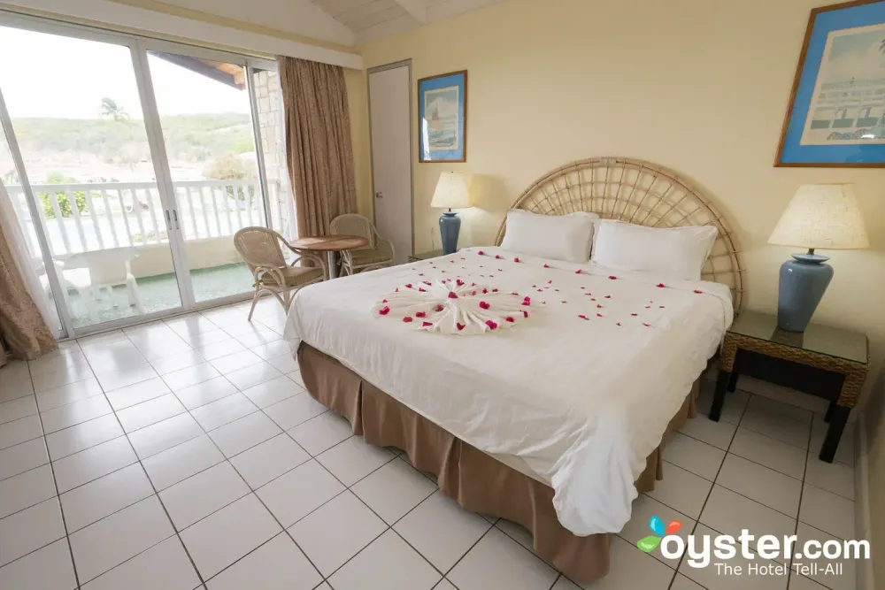 Starfish Halcyon Cove Review: What To REALLY Expect If You Stay