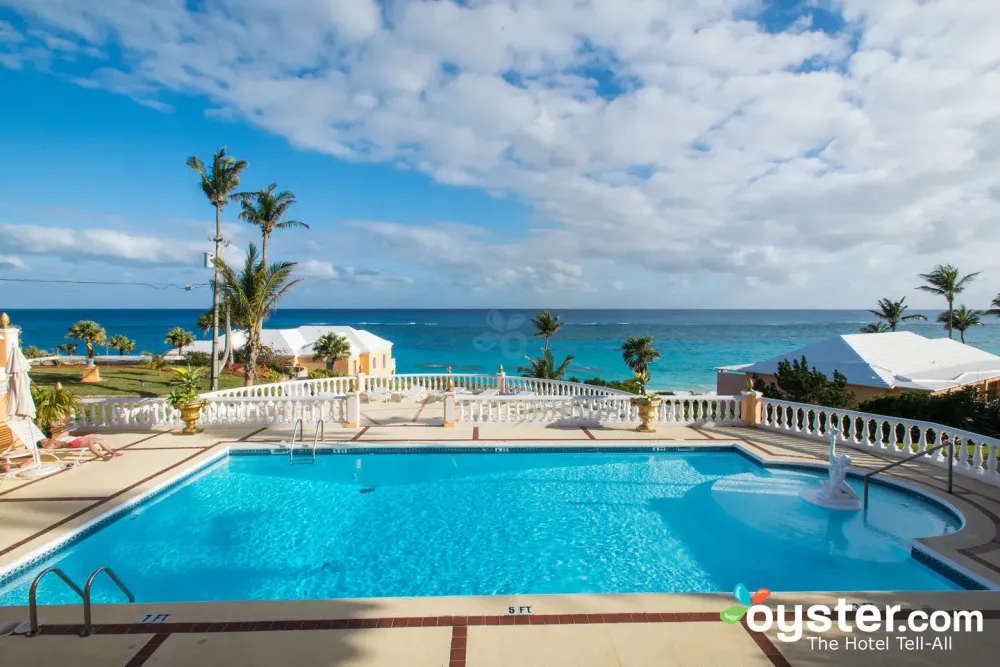 Coco Reef Resort Bermuda Review: What To REALLY Expect If You Stay