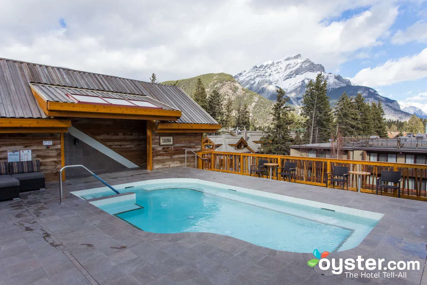 Moose Hotel and Suites Review: What To REALLY Expect If You Stay ...