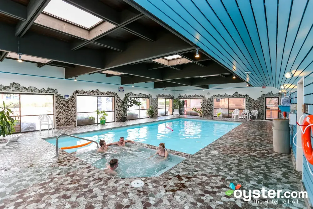 Marmot Lodge Review: What To REALLY Expect If You Stay | Oyster.com