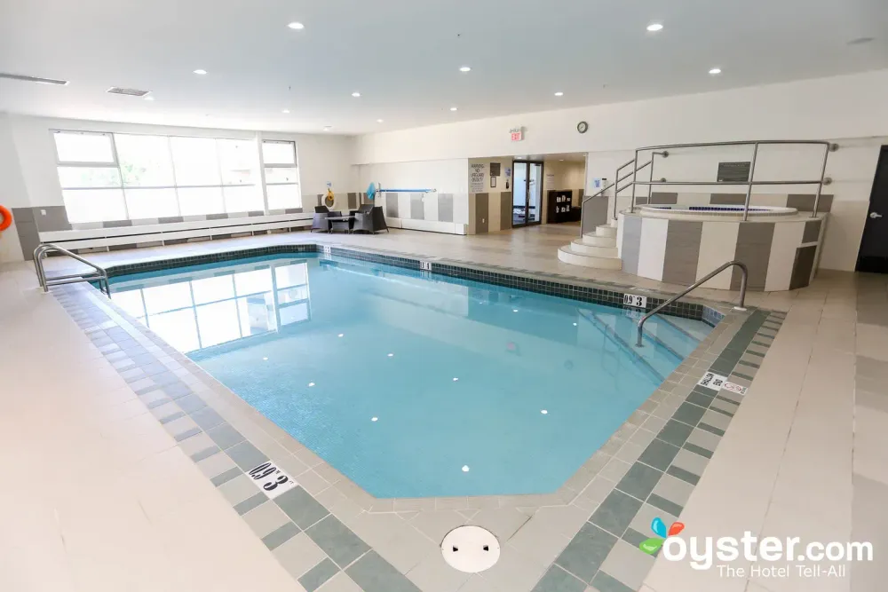 Holiday Inn Express Edmonton Downtown Review: What To REALLY Expect If ...