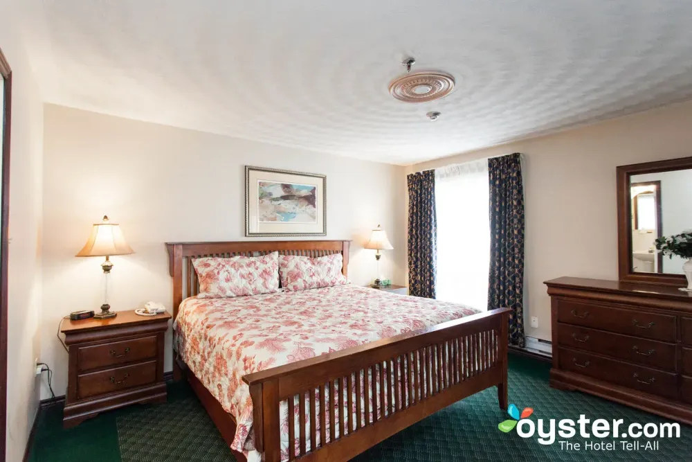 Commons Inn Review: What To REALLY Expect If You Stay | Oyster.com