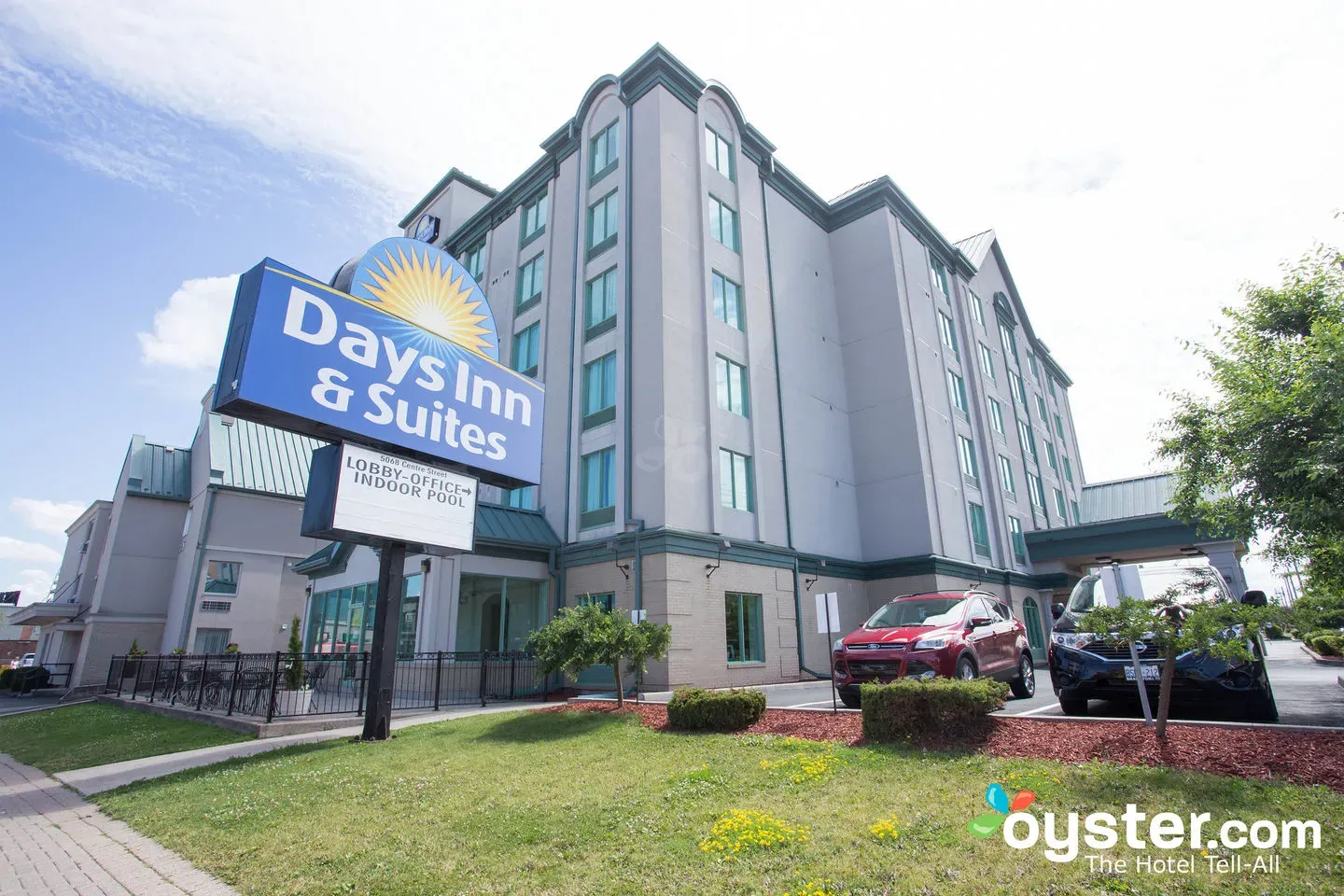 Days Inn & Suites by Wyndham Niagara Falls Centre St. By the Falls ...