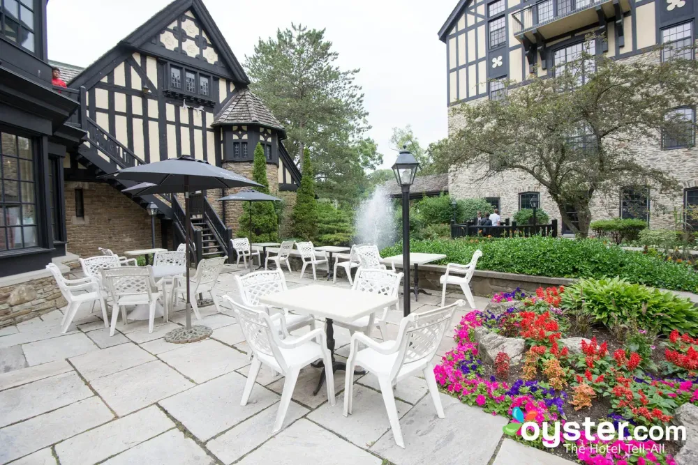 Old Mill Toronto Hotel Review: What To REALLY Expect If You Stay